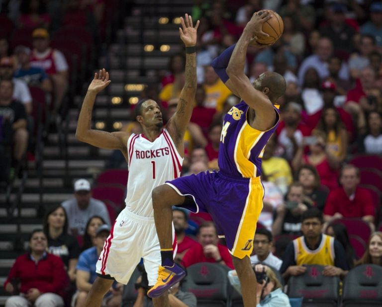 Kobe Bryant nails epic three point shot in last game