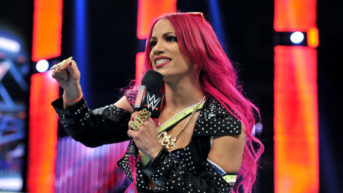 Watch Sasha Banks win the WWE Women's Championship on RAW (Video)