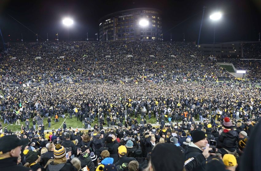 Listen to the Iowa Hawkeyes radio call of Michigan upset (Video)