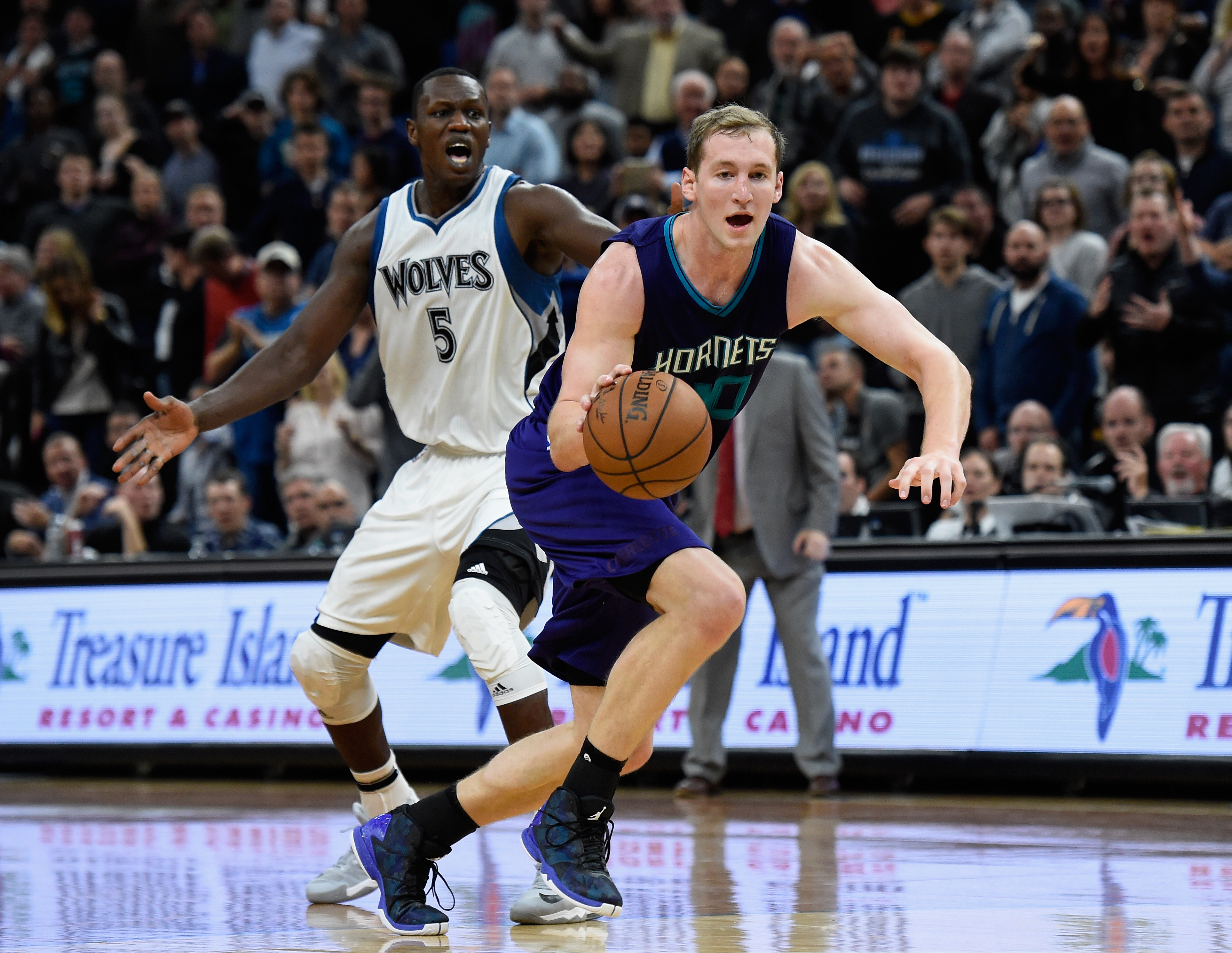 Charlotte Hornets' revamped bench steers toward playoff charge