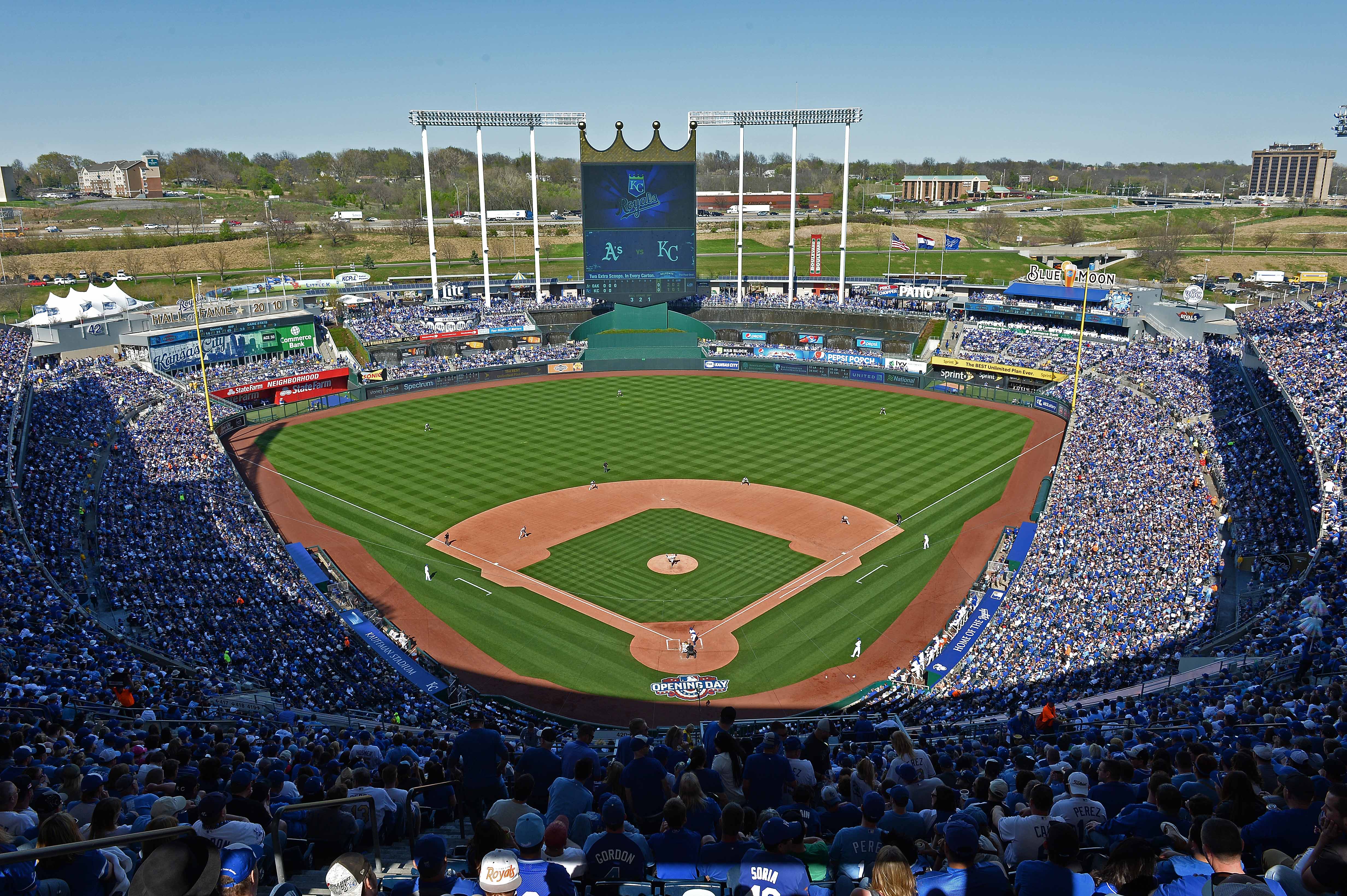 KC Royals: Players That Have Worn 42
