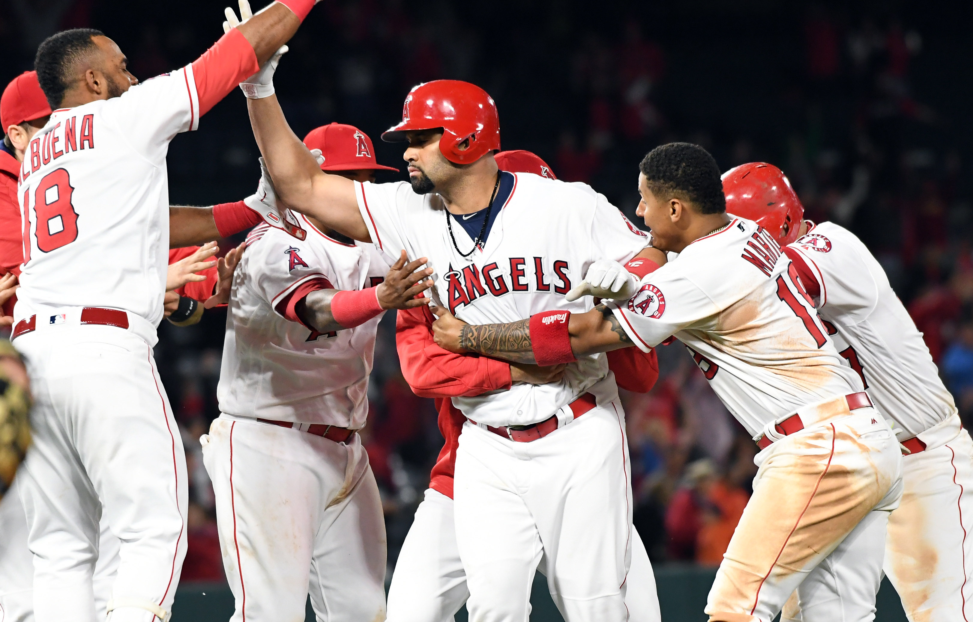 Which active MLB players have a chance to hit 600 career home runs?