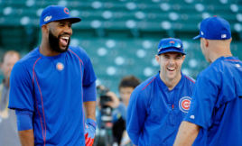 Chicago Cubs: Good guy Anthony Rizzo lends a helping hand