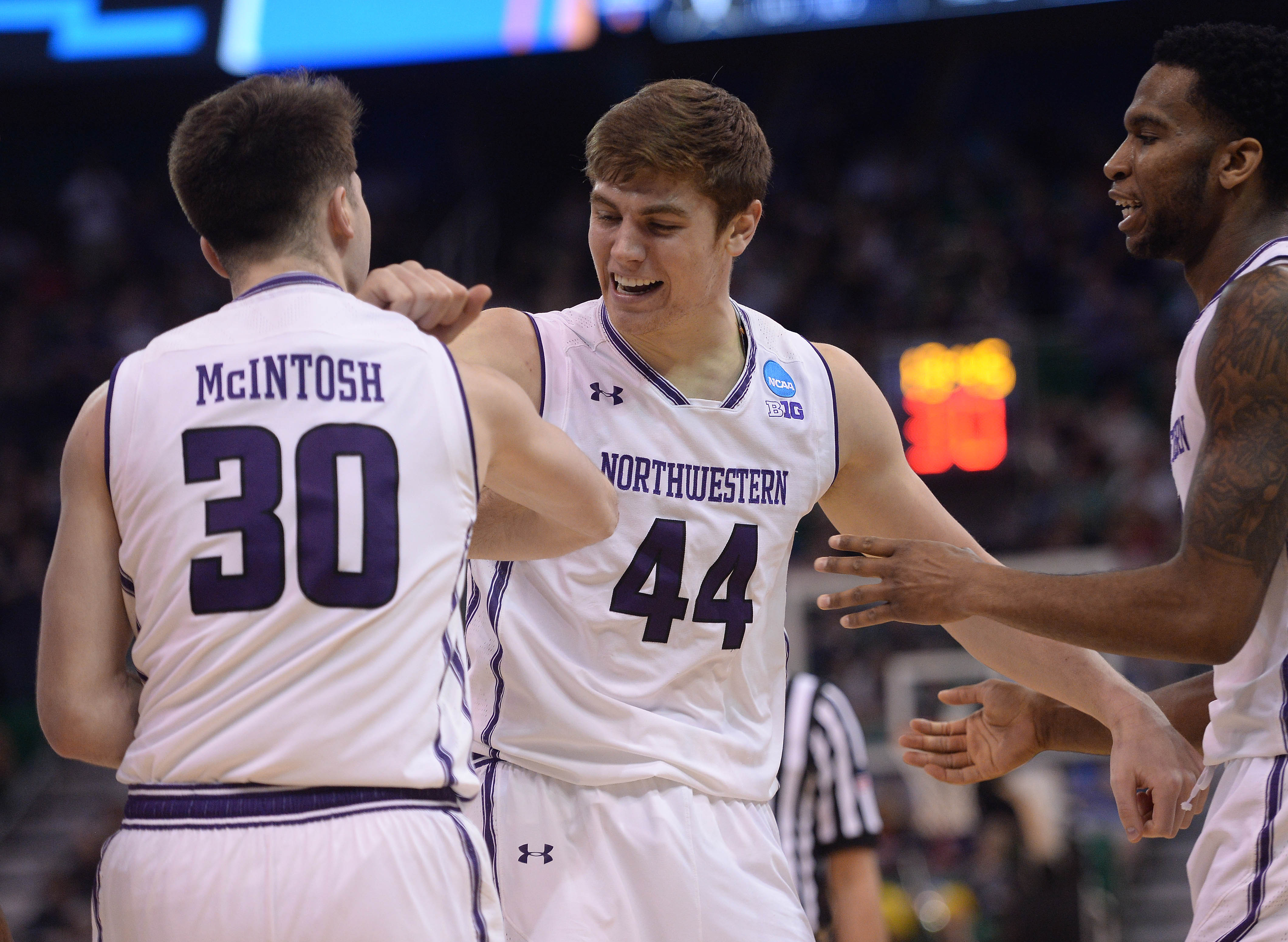 Julia Louis-Dreyfus can't believe Northwestern won (Video)