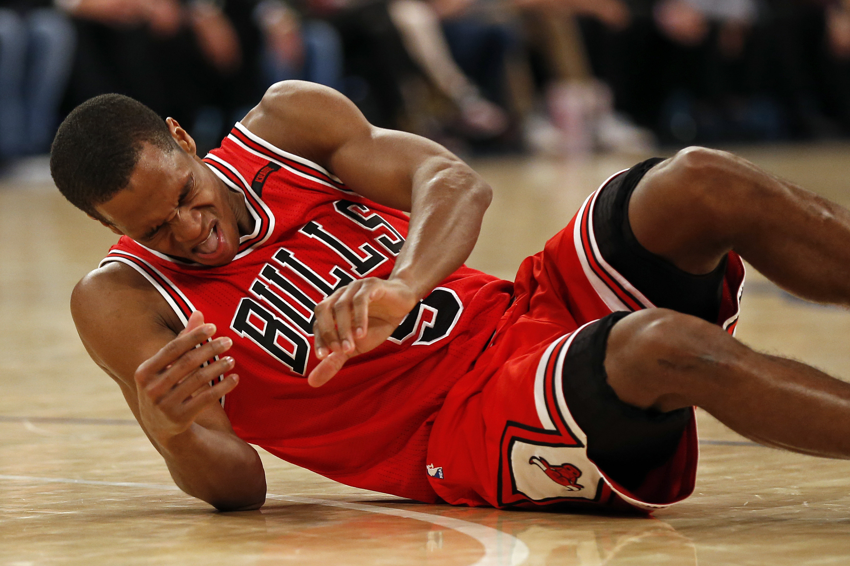 Chicago Bulls News: Rajon Rondo suffers sprained wrist