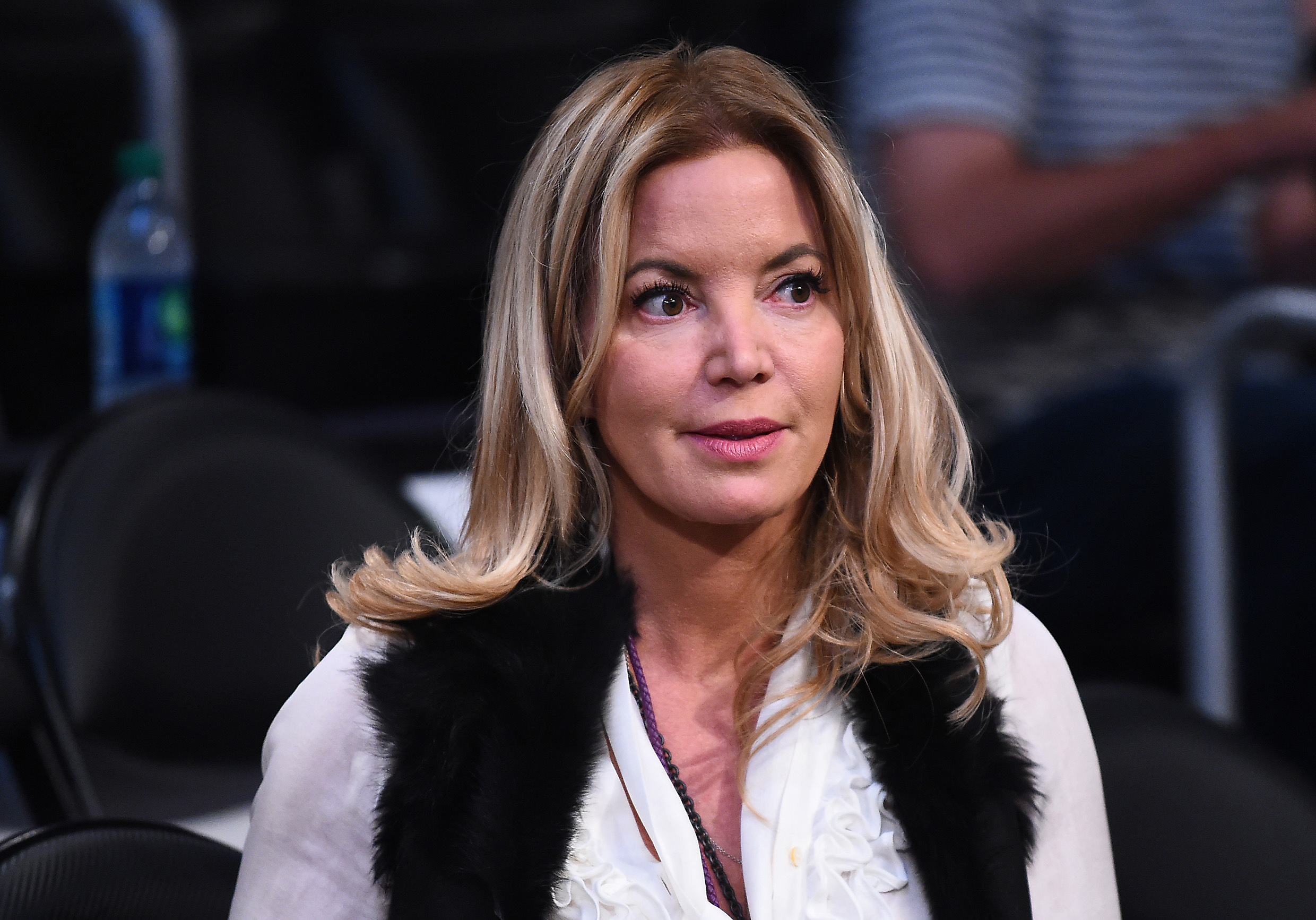 Jeanie Buss is now the Lakers' owner